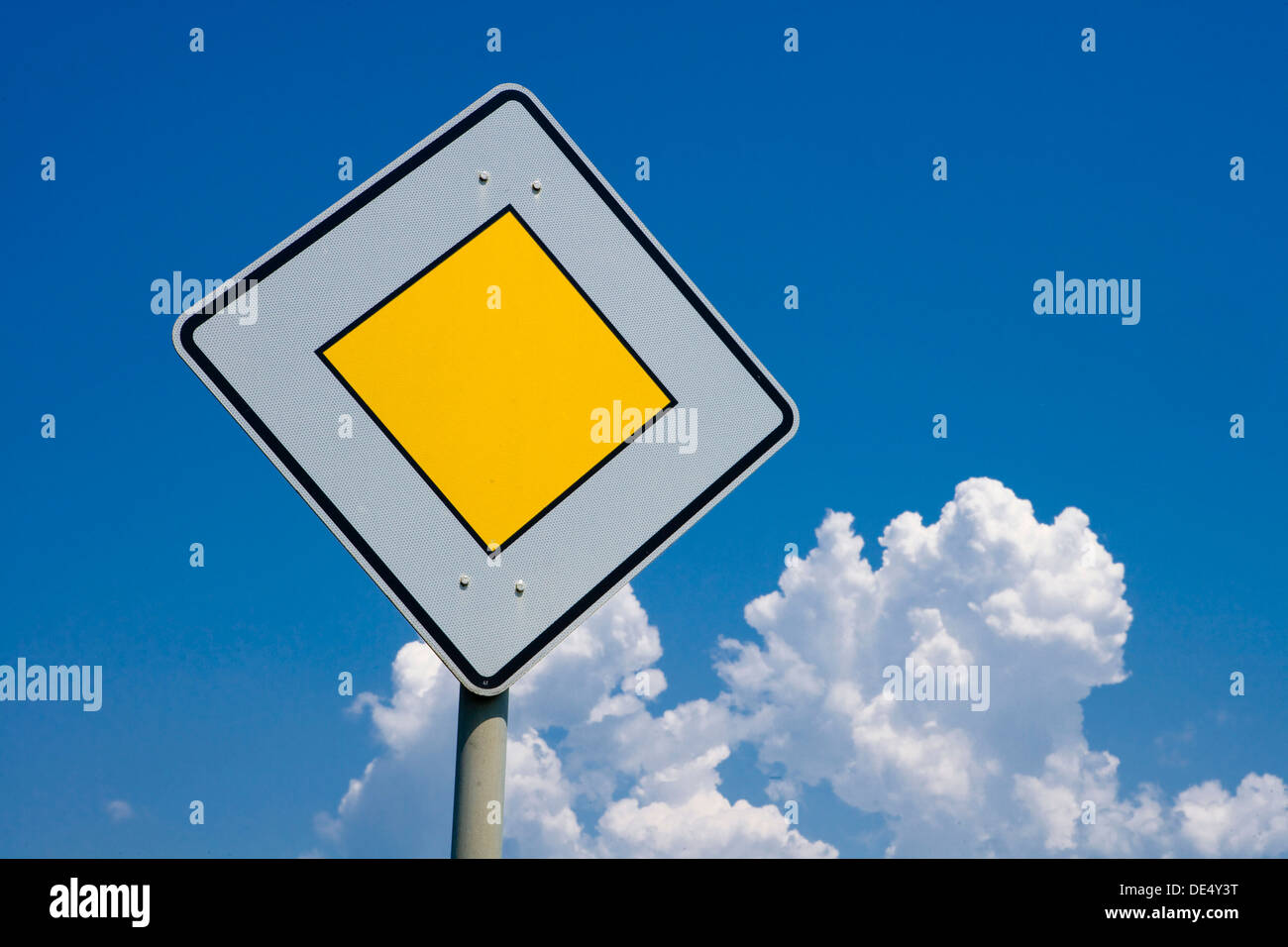 Priority road sign hi-res stock photography and images - Alamy