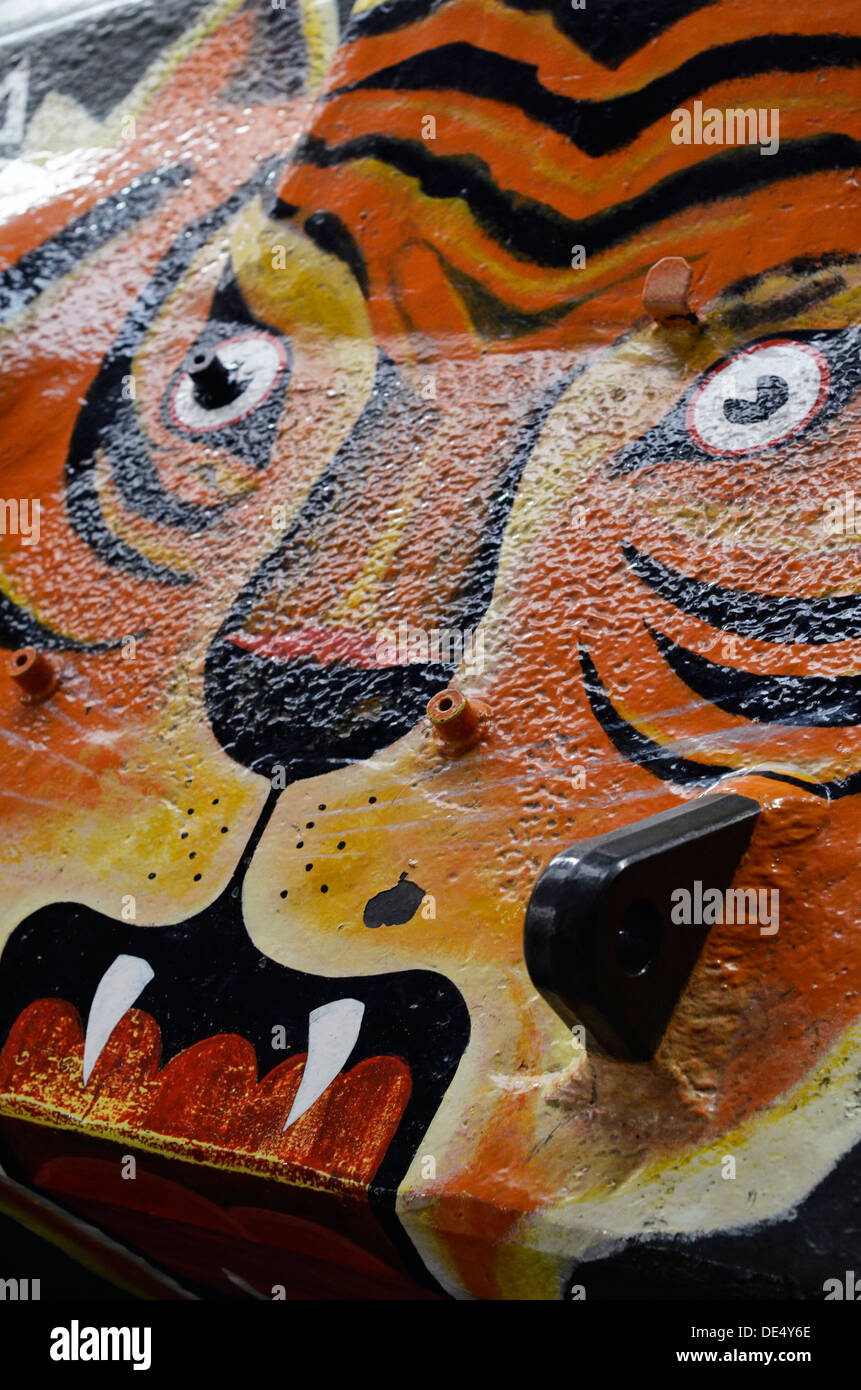 Tiger tank painting hi-res stock photography and images - Alamy
