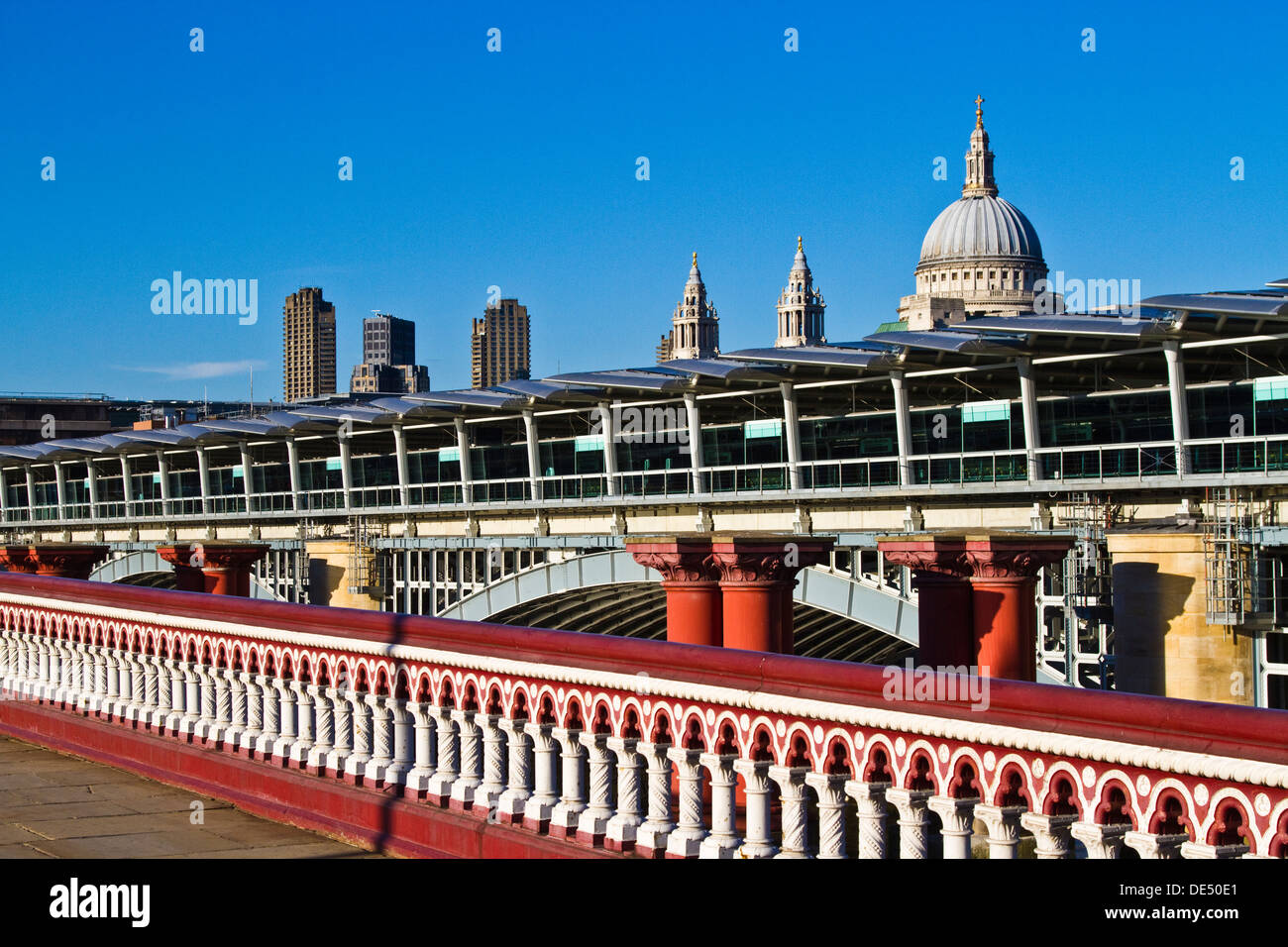 London Blackfriars station Stock Photo - Alamy