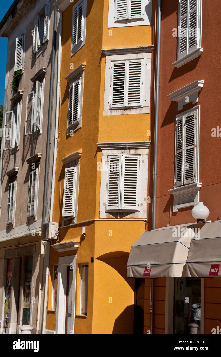 Brightly painted houses central zadar hi-res stock photography and ... Brightly painted houses central zadar hi-res stock photography and ...