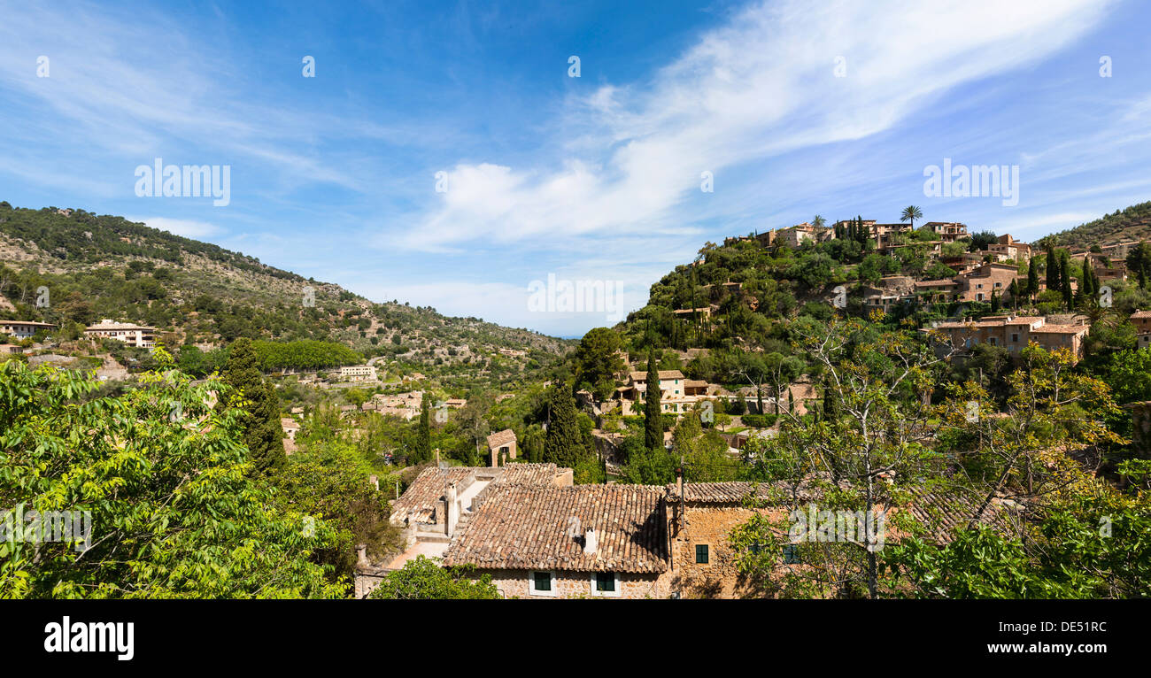 The mountain village of Deià, Serra de Tramuntana, Northwest Coast ...