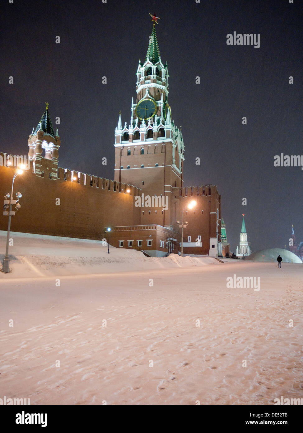 Red square snow hi-res stock photography and images - Alamy