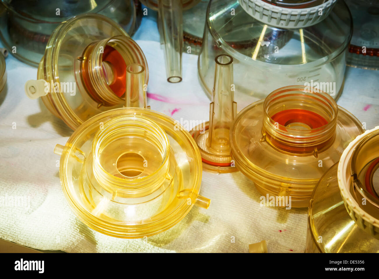 Lids of bottles hi-res stock photography and images - Alamy