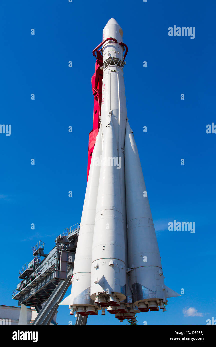 Rocket ship hi-res stock photography and images - Alamy