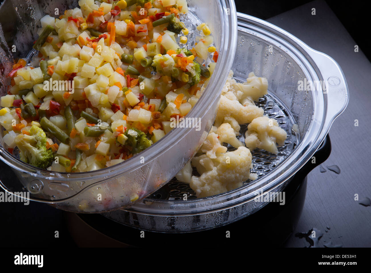 Food steamer hi-res stock photography and images - Alamy
