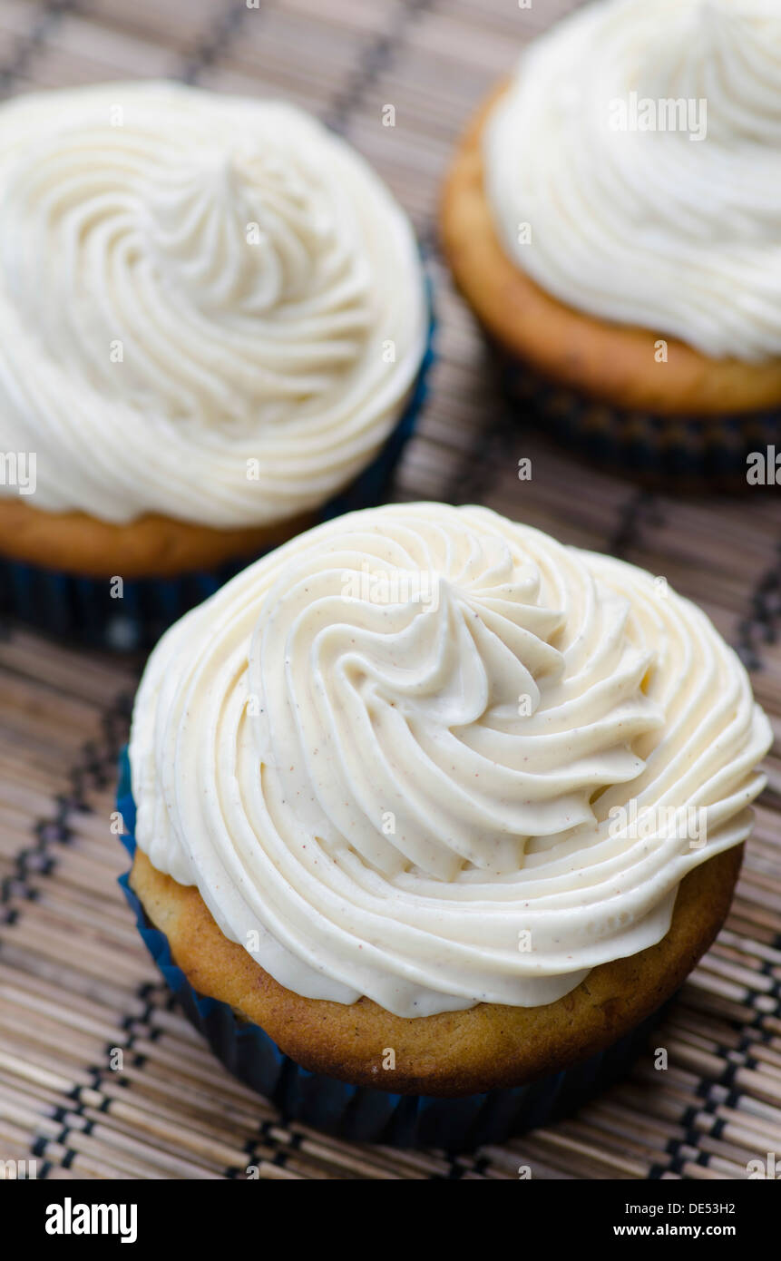 Iced cupcakes hi-res stock photography and images - Alamy