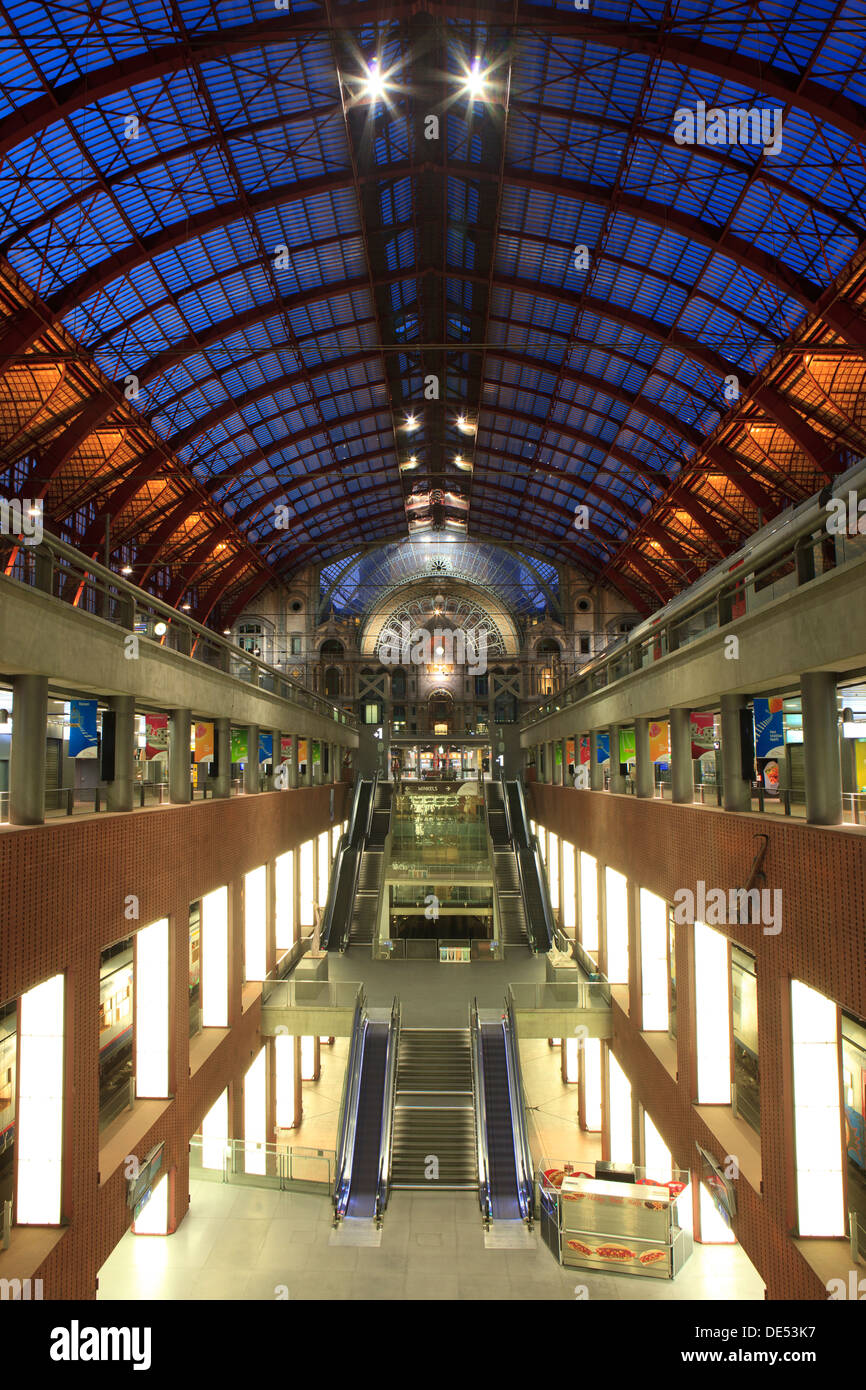 Antwerpen centraal railway hi-res stock photography and images - Alamy