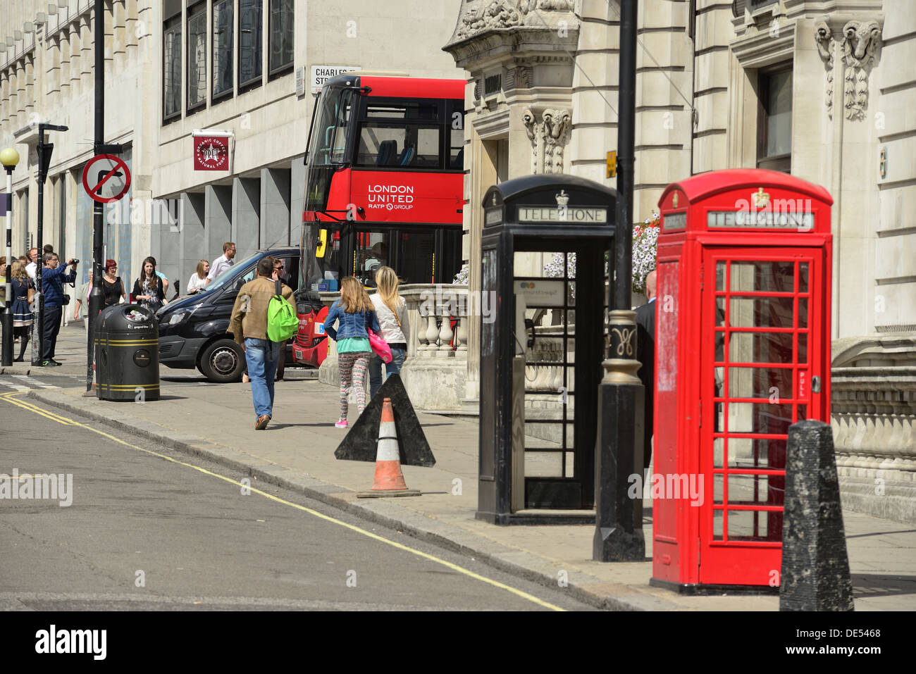 Double telephone box hi-res stock photography and images - Alamy