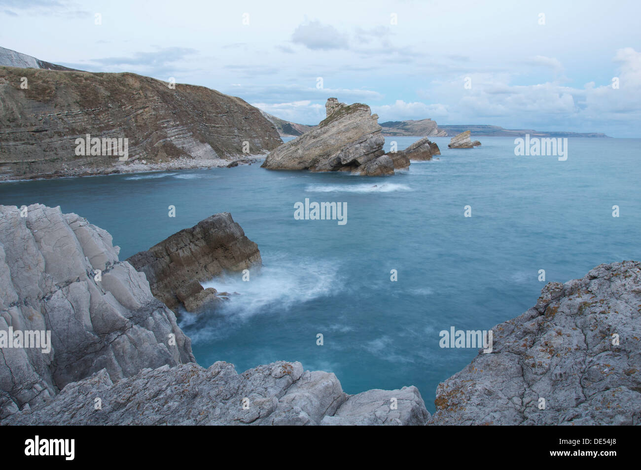 Mupe bay beach cliffs hi-res stock photography and images - Alamy