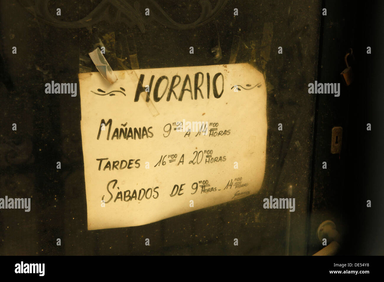 Handwritten signs hi-res stock photography and images - Alamy