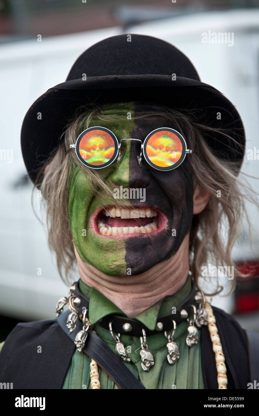 Morris dancer hi-res stock photography and images - Alamy