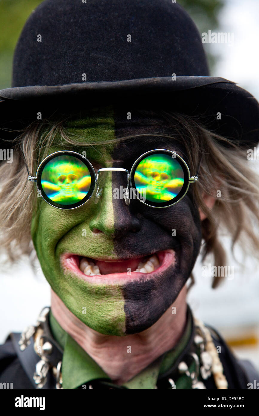 Man crazed expression hi-res stock photography and images - Alamy