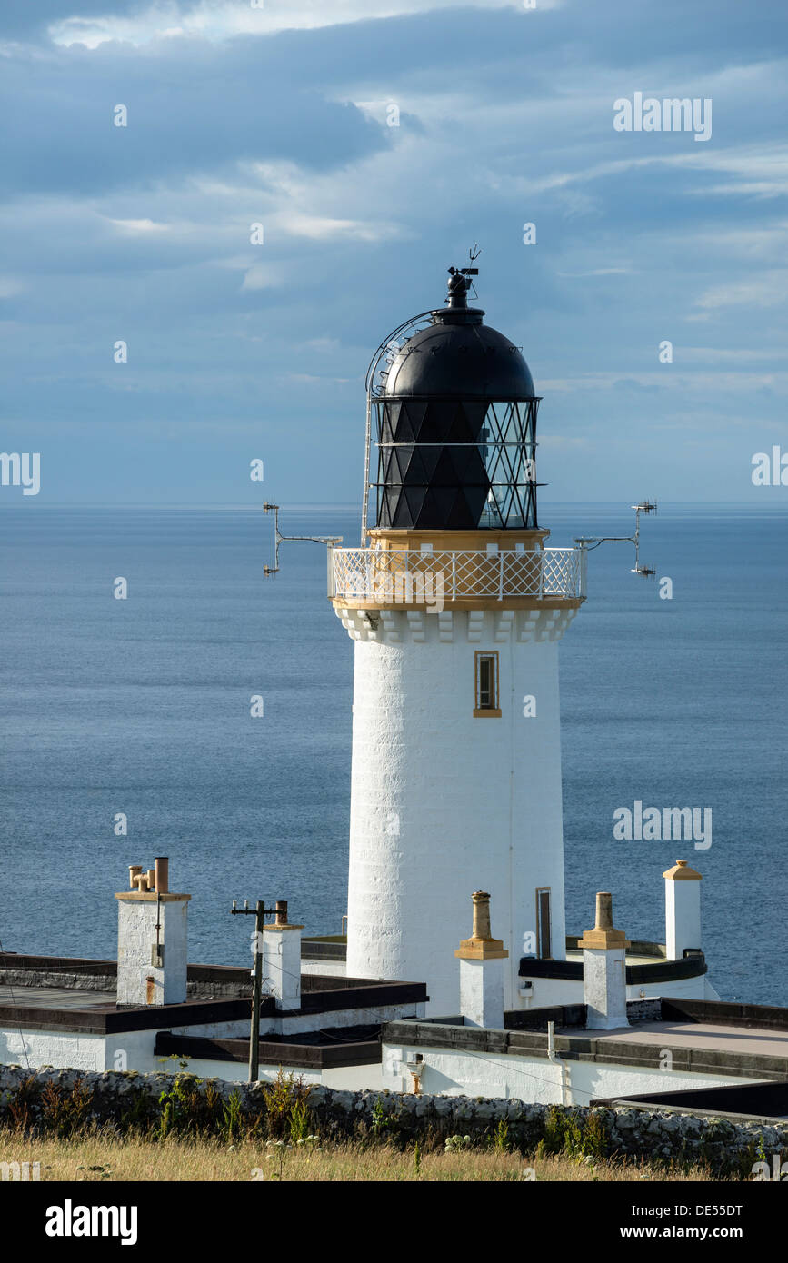 Lighthouse, Dunnet Head peninsula, northern coast of Scotland, Scotland ...