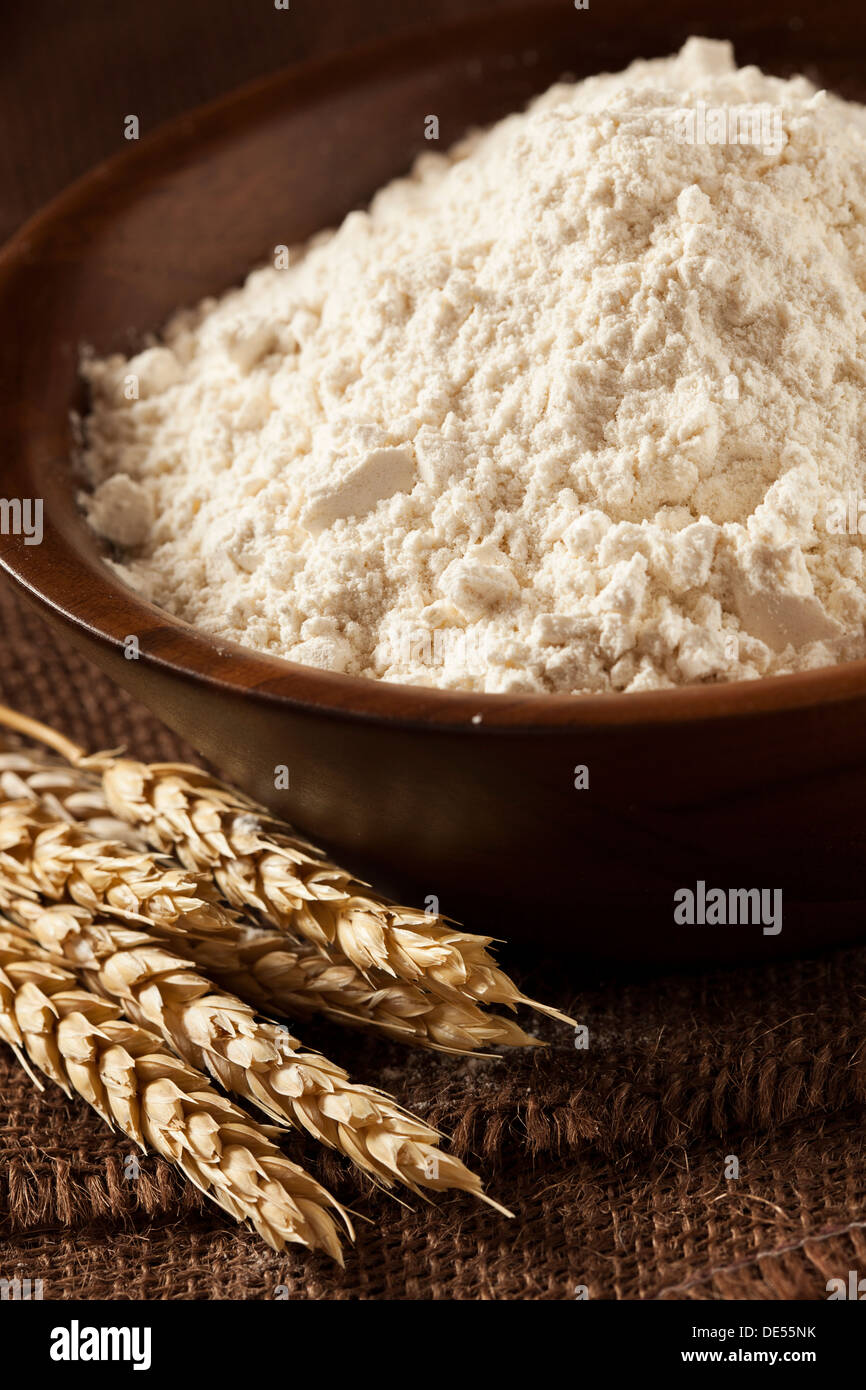 Organic Whole Wheat Flour Ready For Baking Stock Photo - Alamy