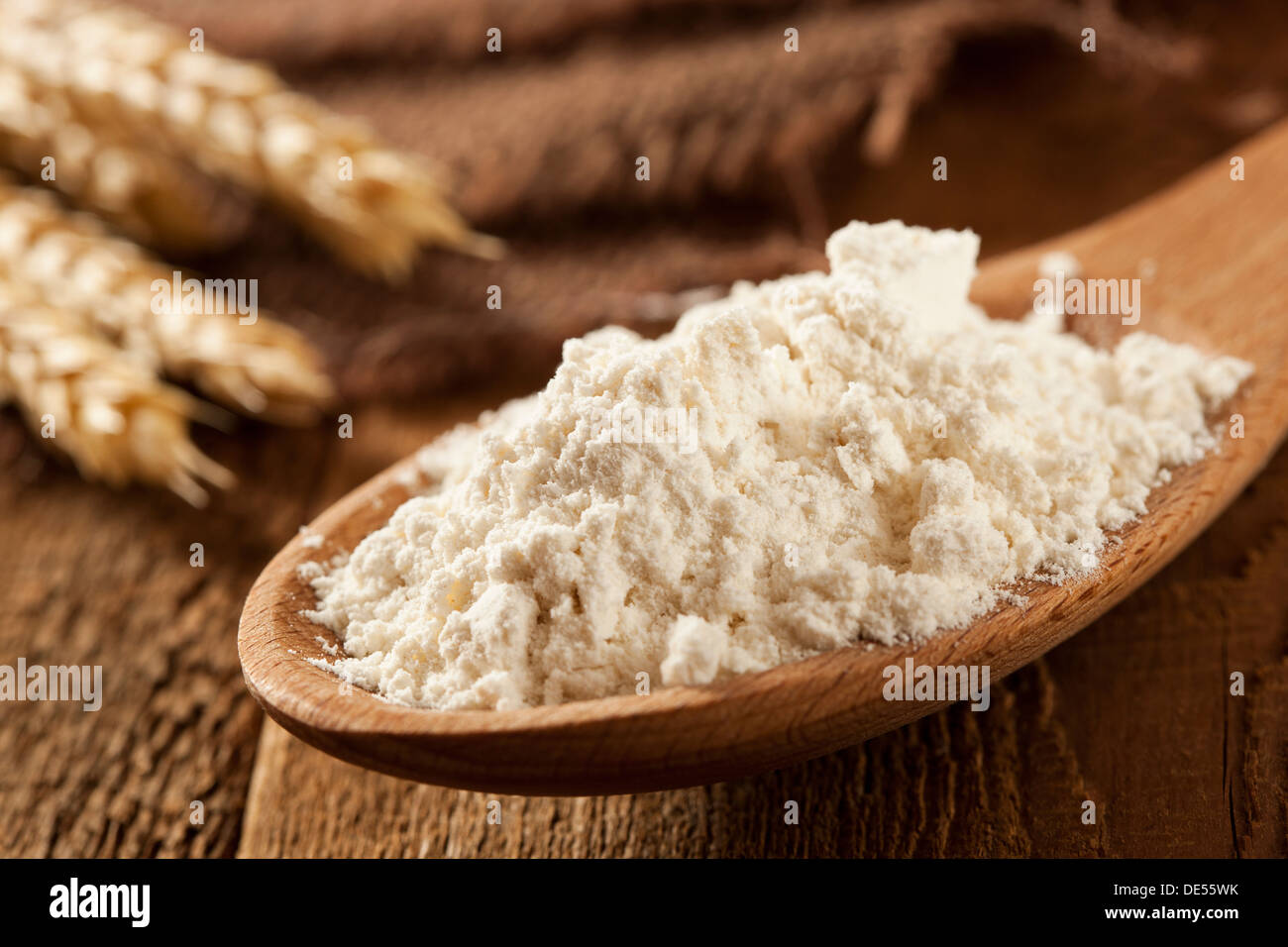 Organic Whole Wheat Flour Ready For Baking Stock Photo - Alamy