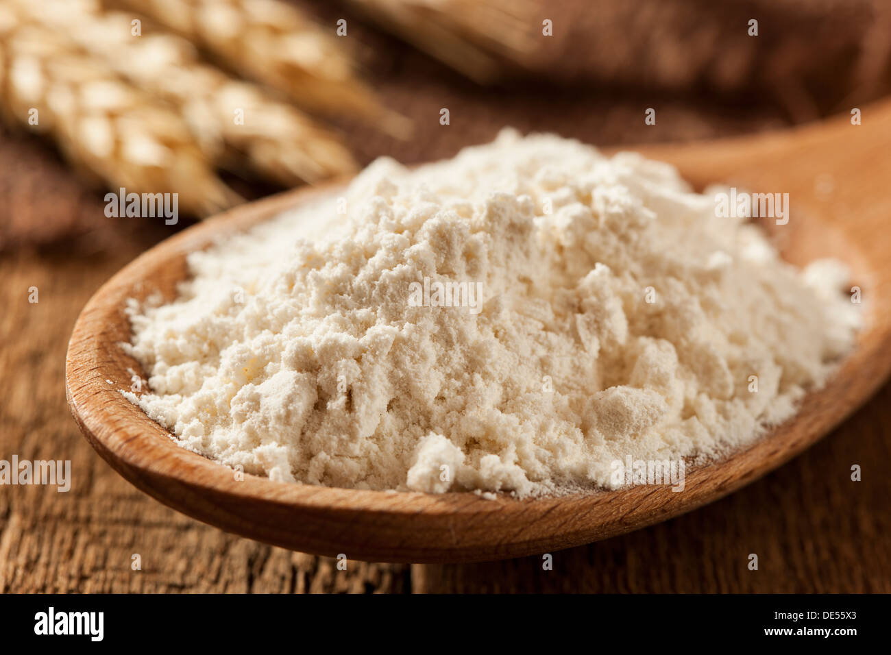 Organic Whole Wheat Flour Ready For Baking Stock Photo - Alamy