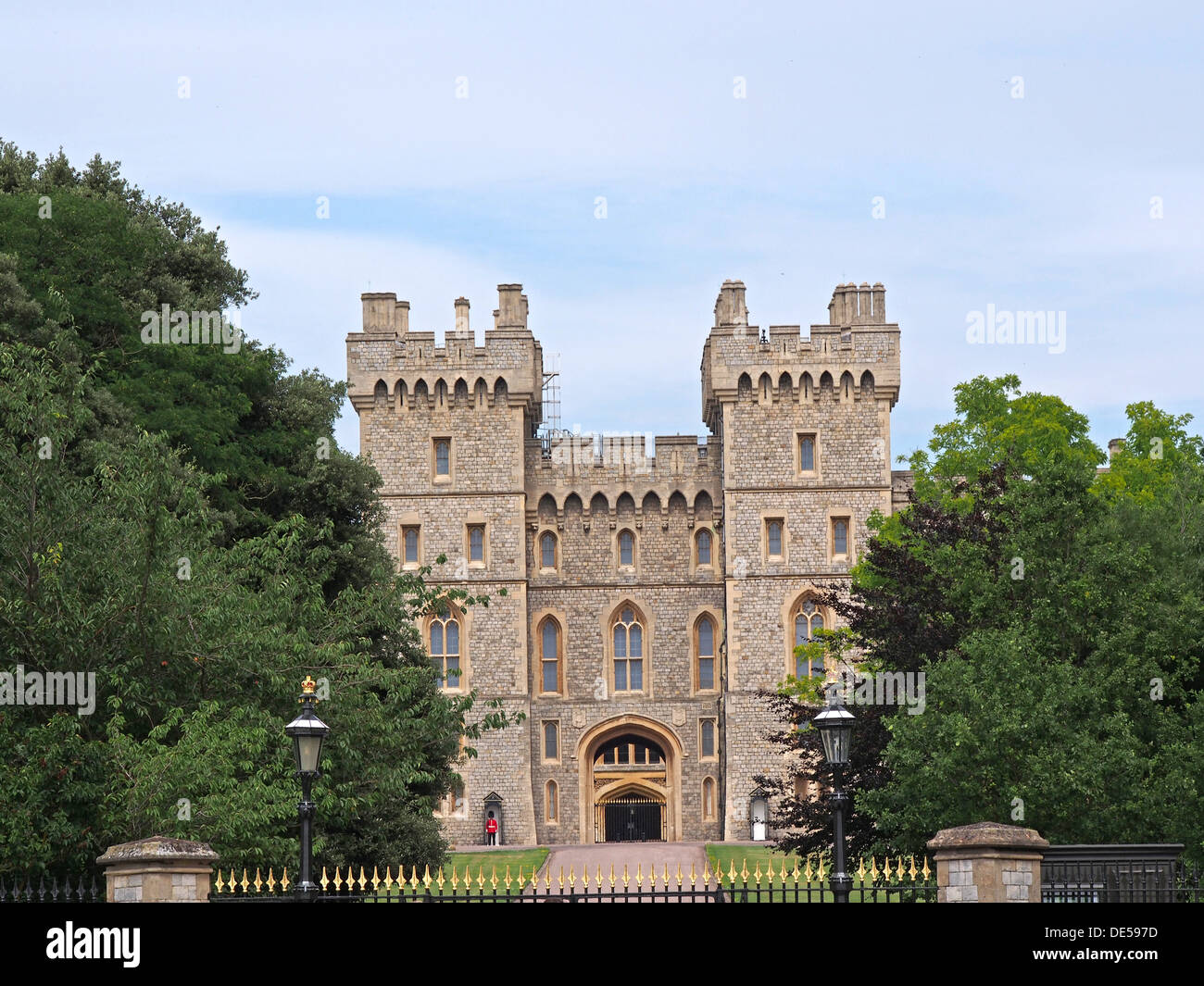 Windsor castle from long walk hi-res stock photography and images - Alamy