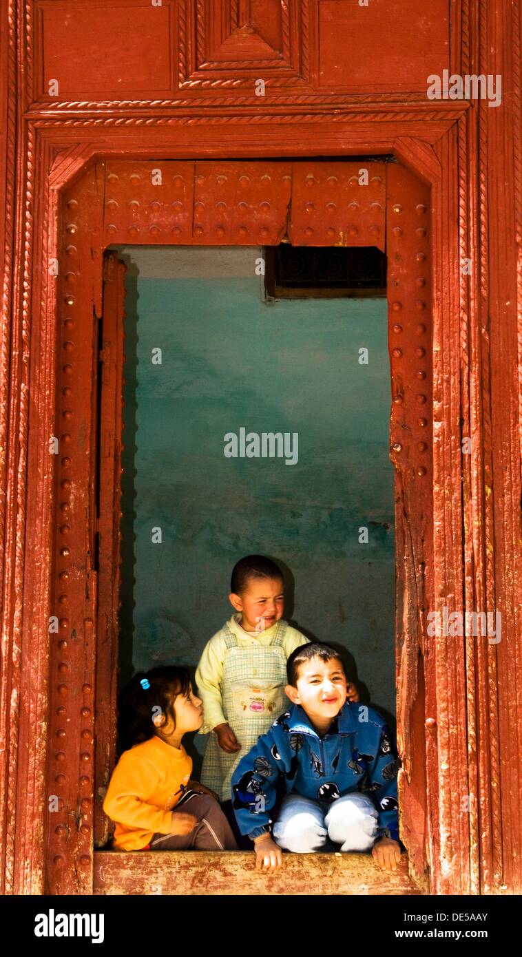 Moroccan family children hi-res stock photography and images - Alamy