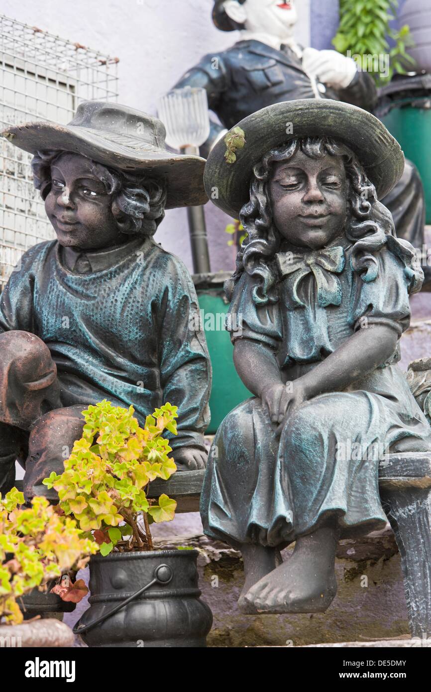 Pair of putti hi-res stock photography and images - Alamy