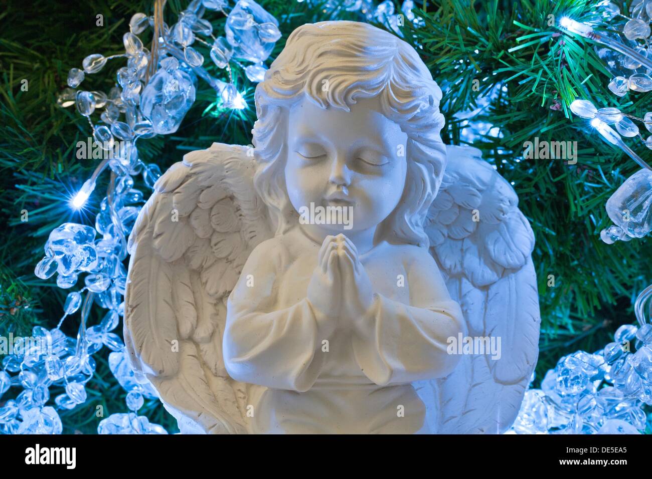 Praying angel hi-res stock photography and images - Alamy