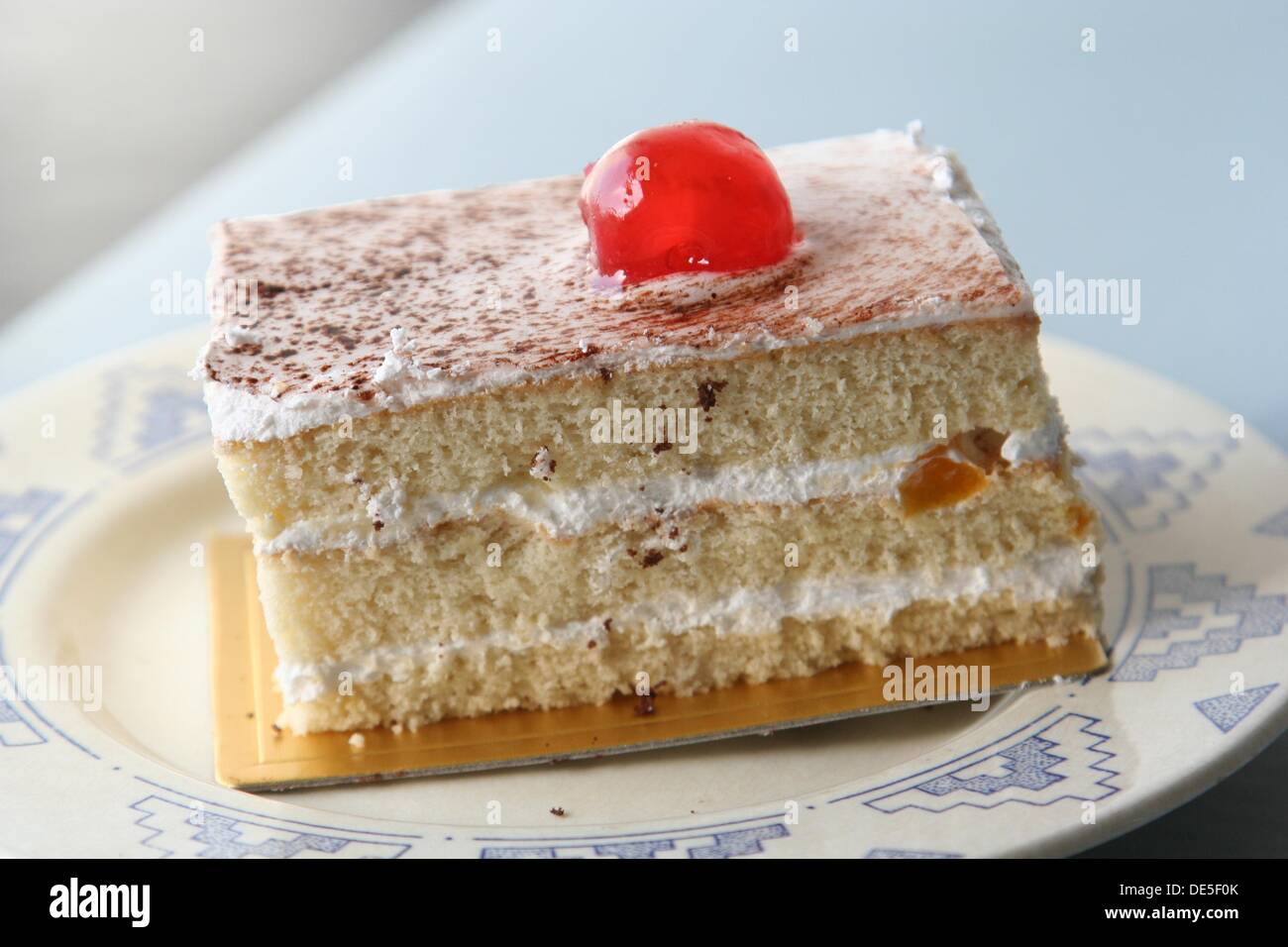 French gateaux hi-res stock photography and images - Alamy