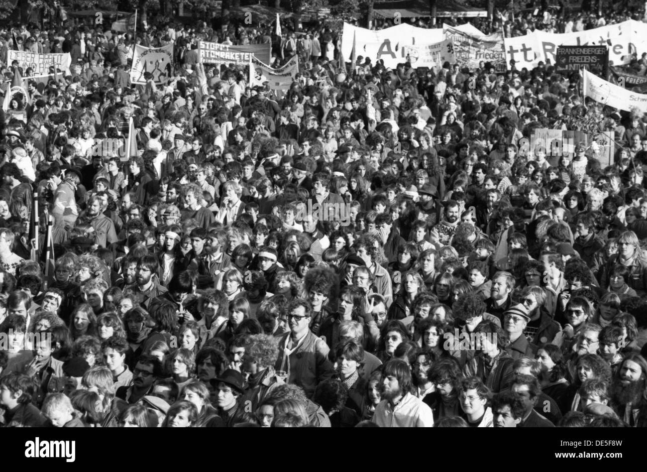The peace movement today 29 years ago was an unbroken mass movement ...