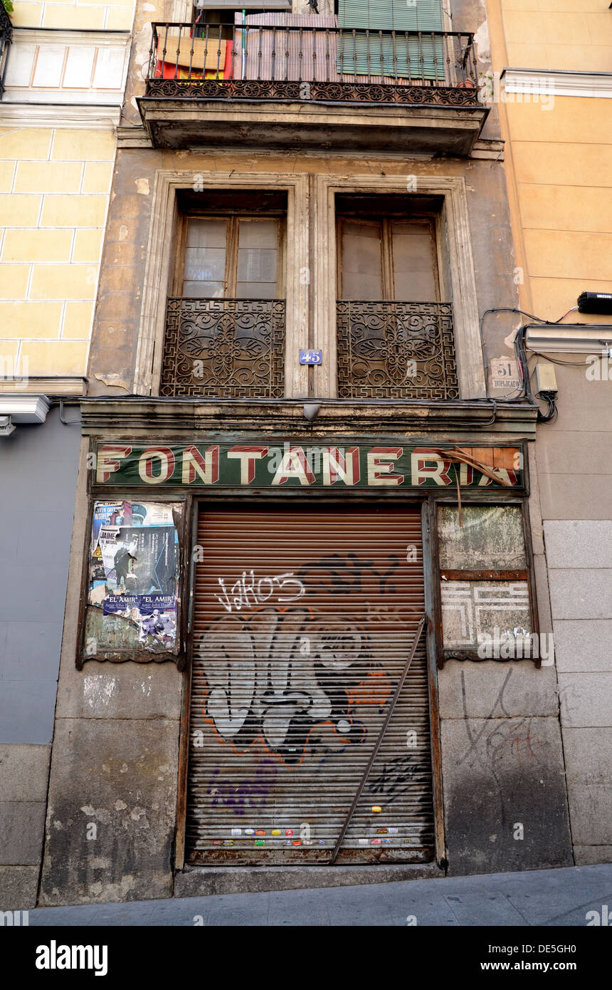 Old shop front in La Latina, Madrid Stock Photo - Alamy