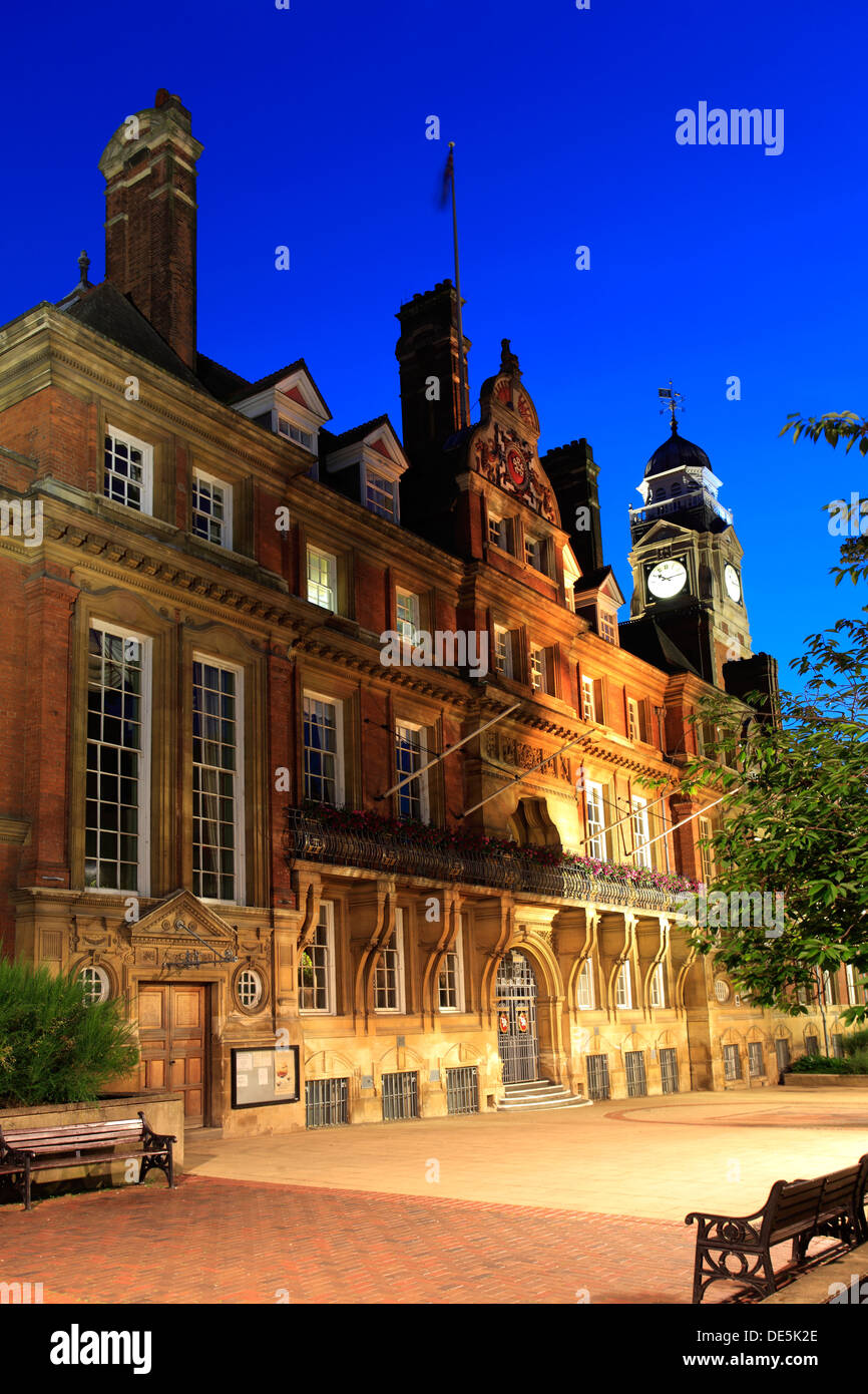 The Town hall building at night, Town Hall square gardens, Leicester ...
