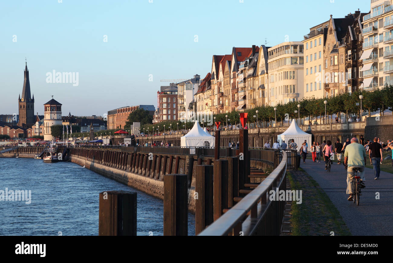 Rhine promenade in Dusseldorf, Germany Stock Photo - Alamy