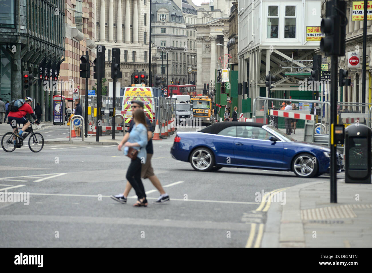 Busy street london traffic jam hi-res stock photography and images - Alamy