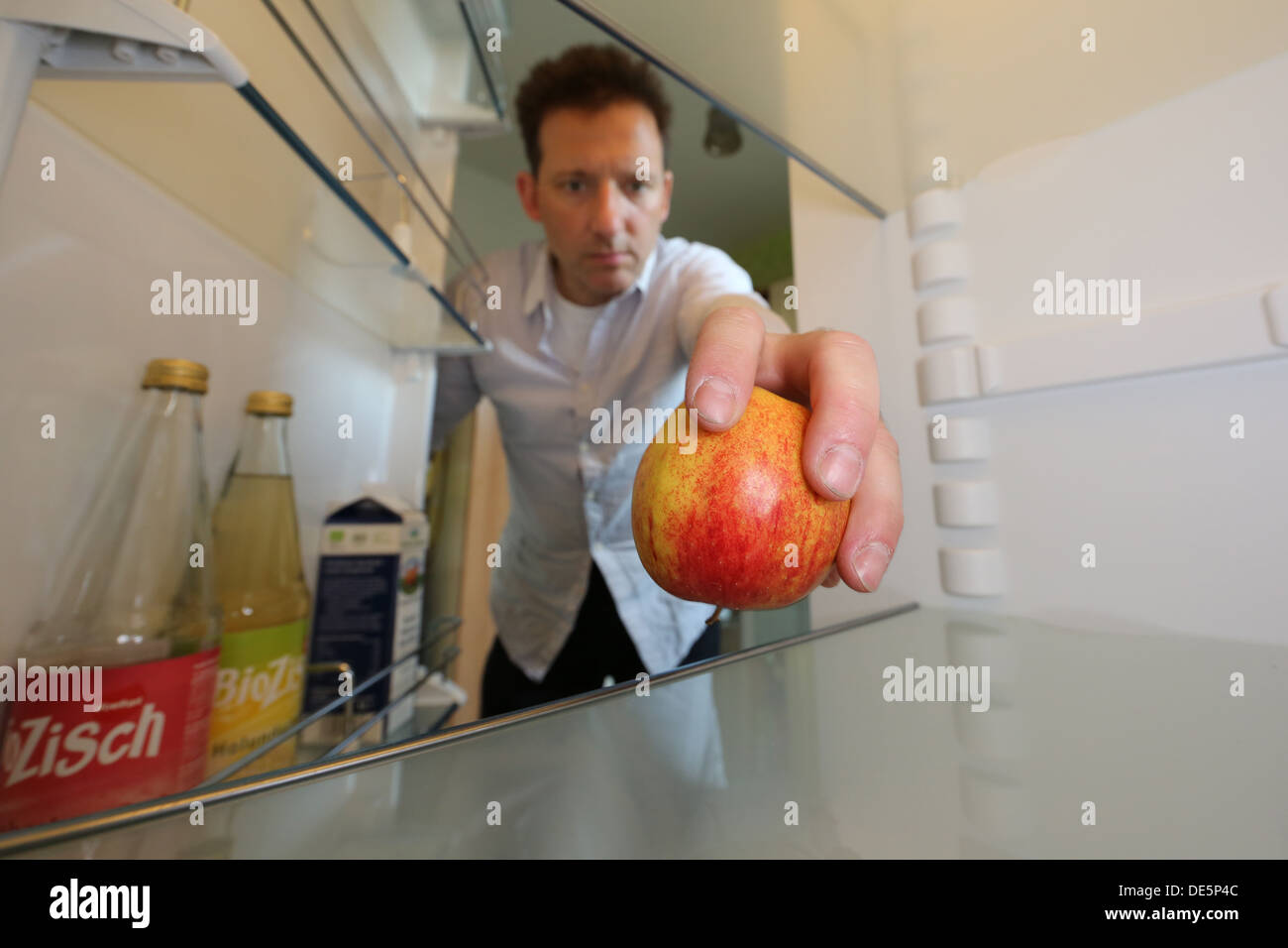 Empty fridge hi-res stock photography and images - Alamy