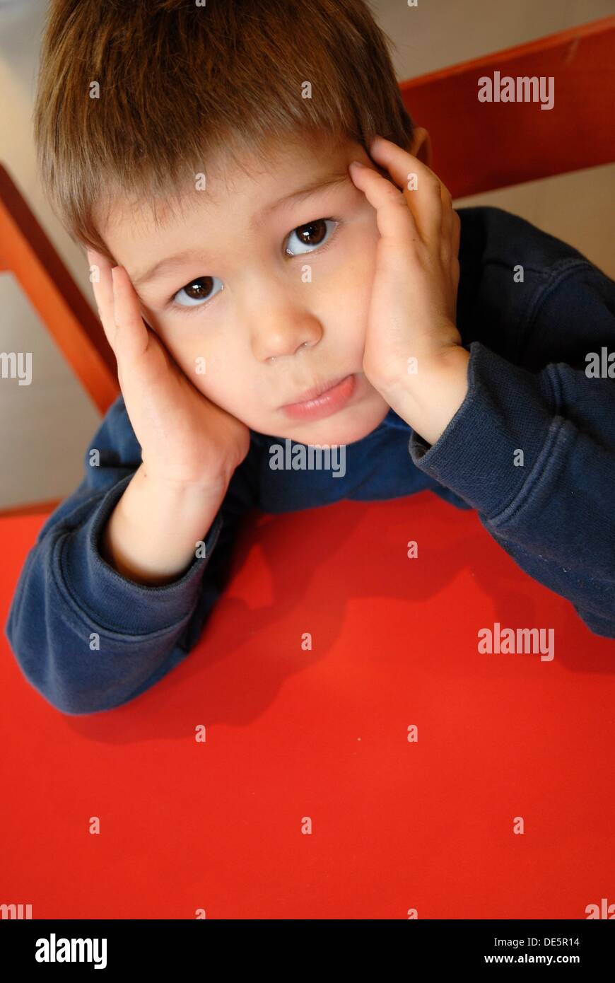 Child 3 years unhappy hi-res stock photography and images - Alamy