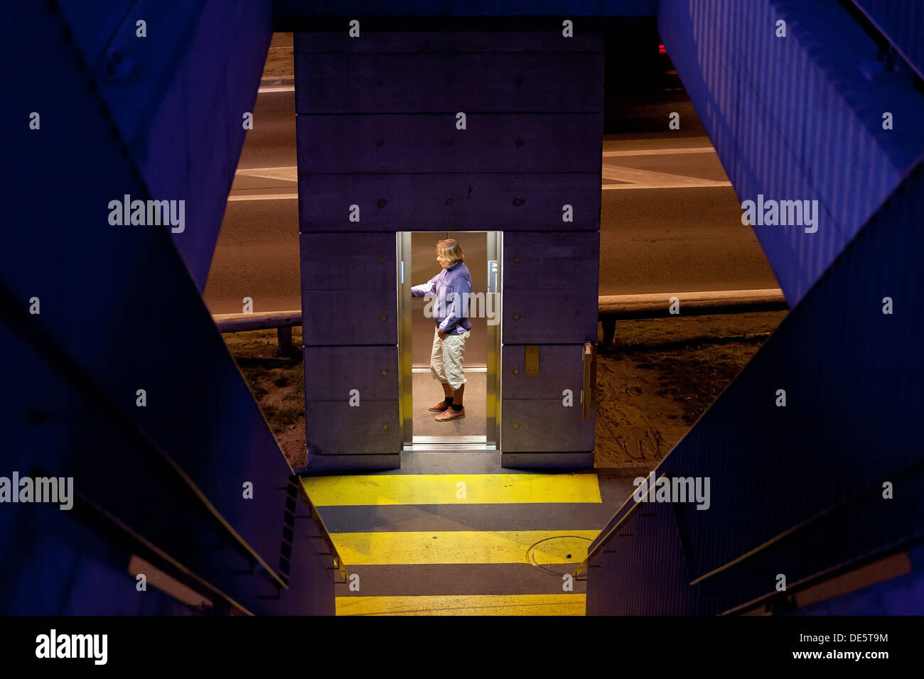 Elevator shot hi-res stock photography and images - Alamy