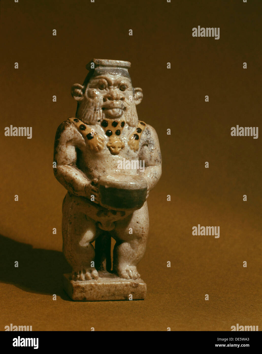 Leonine features hi-res stock photography and images - Alamy