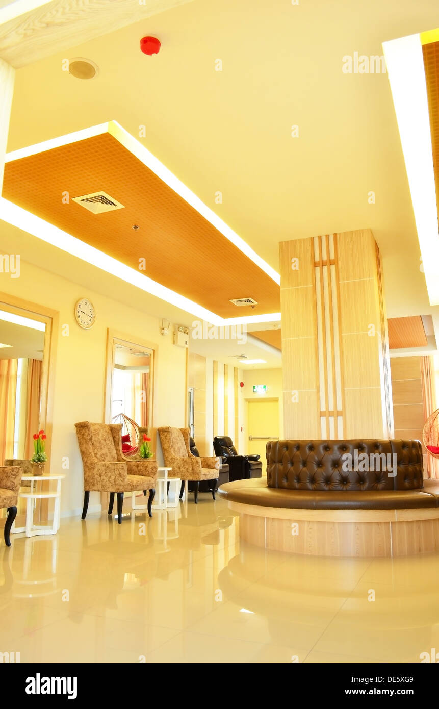 Luxury living room pillar hi-res stock photography and images - Alamy