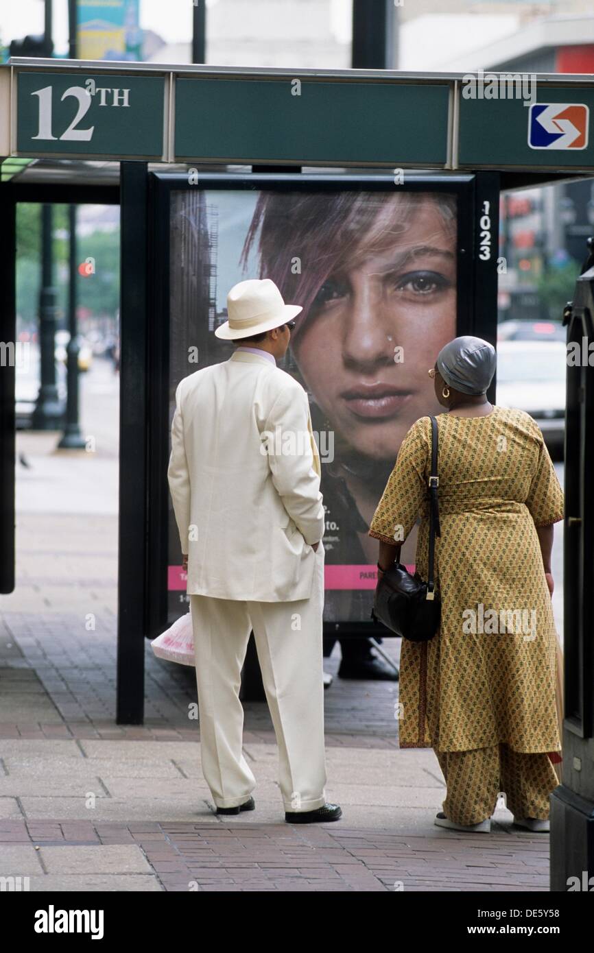 Philadelphia street scene hi-res stock photography and images - Alamy