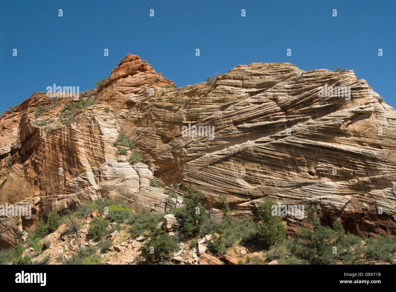 Cross bedded sandstone formations hi-res stock photography and images ...