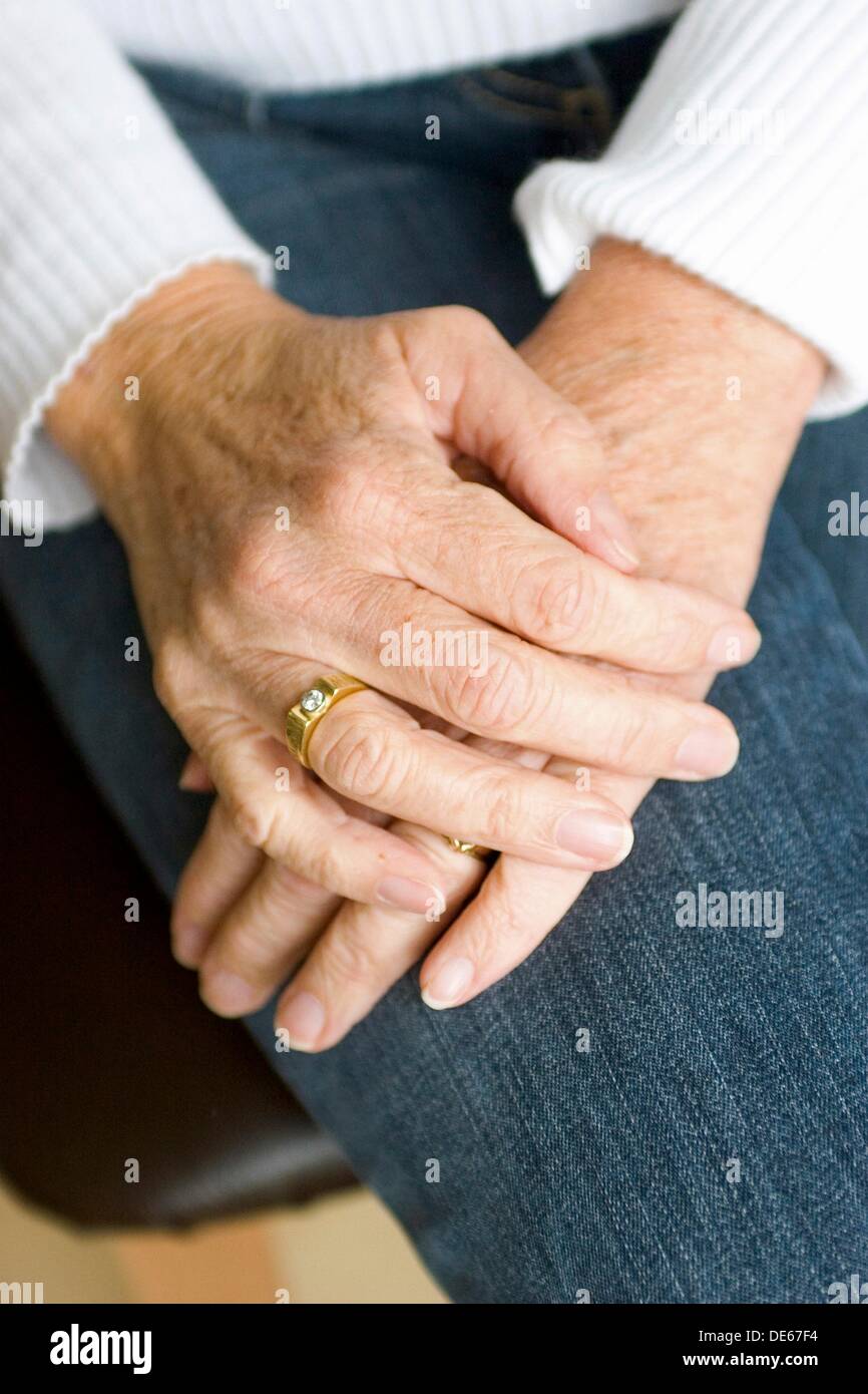 Middle finger old hi-res stock photography and images - Alamy