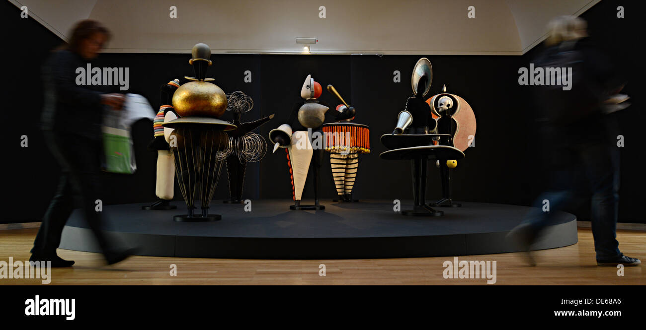 The "Triadic Ballet" by Oskar Schlemmer is on display at the State ...