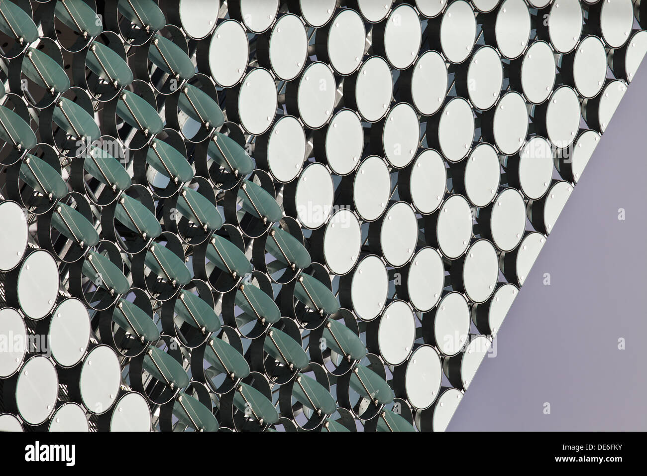 Repeated shapes architecture hi-res stock photography and images - Alamy