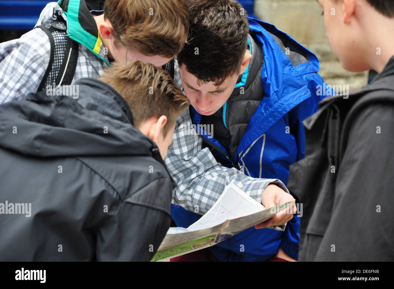 Boys map hi-res stock photography and images - Alamy