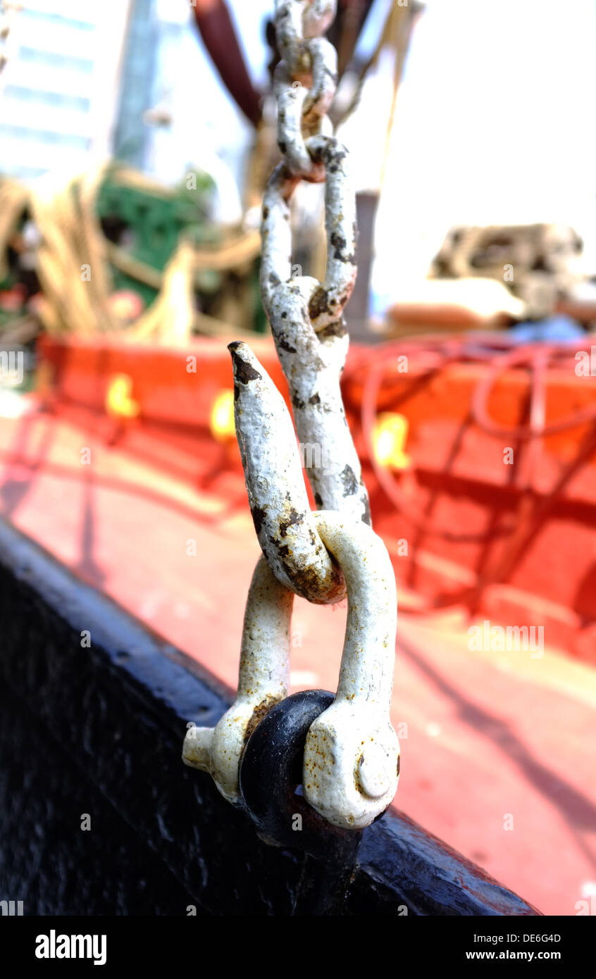 Old sailing barge rope hi-res stock photography and images - Alamy