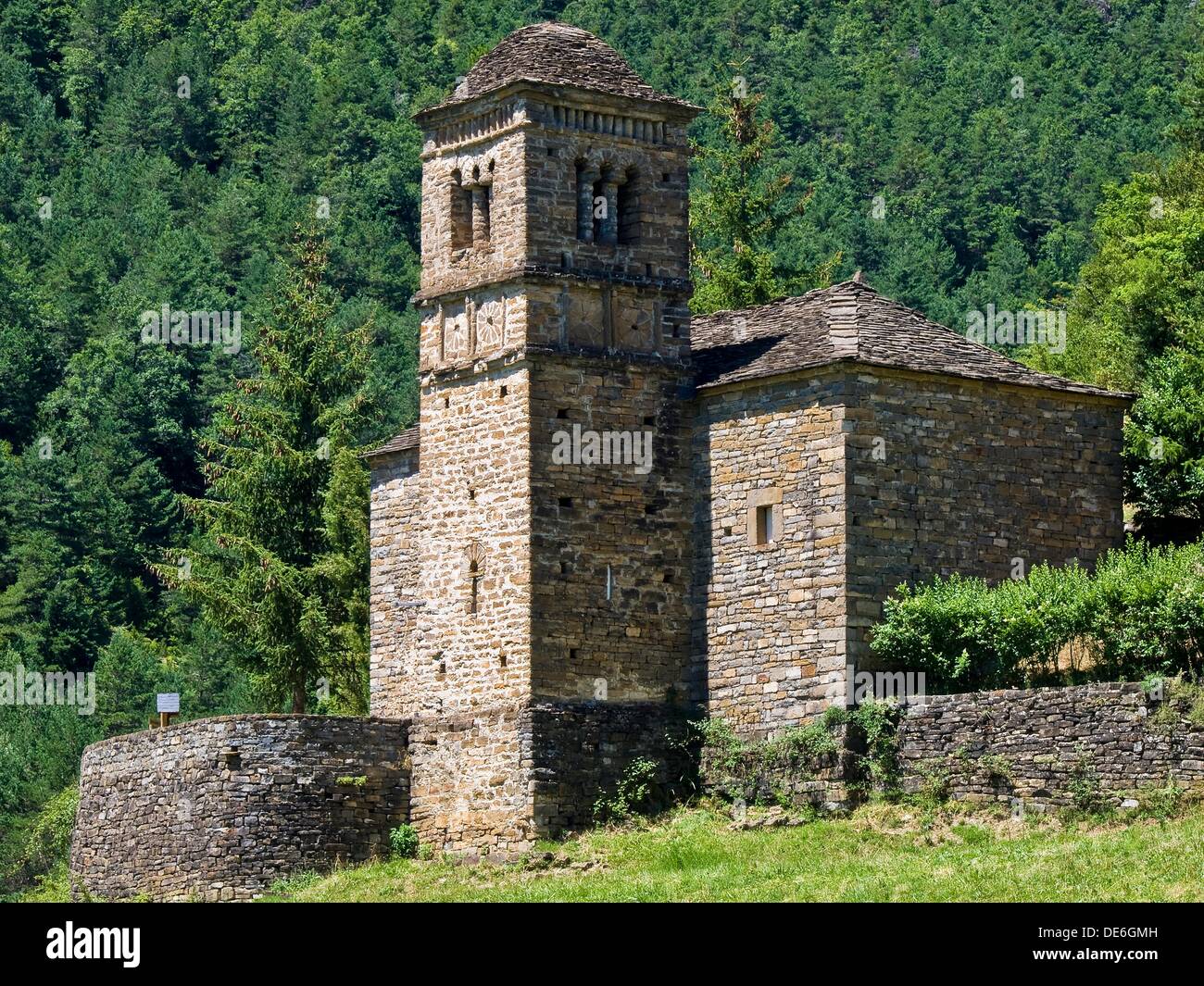 Mozarabic style hi-res stock photography and images - Alamy