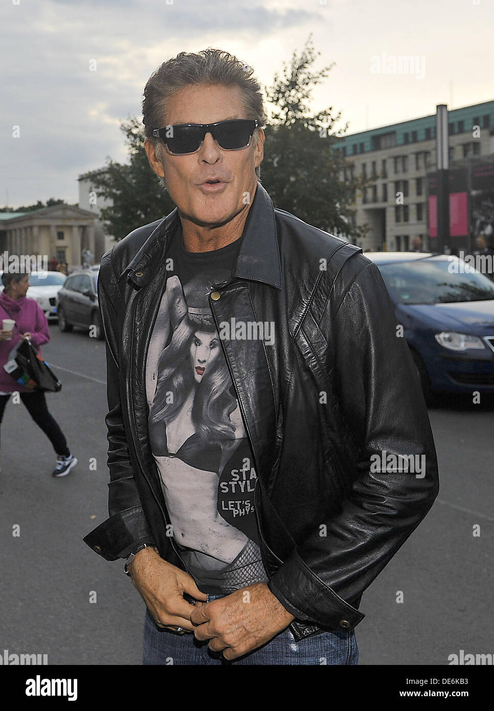 Berlin, Germany. 12th Sep, 2013. American actor David Hasselhoff points ...