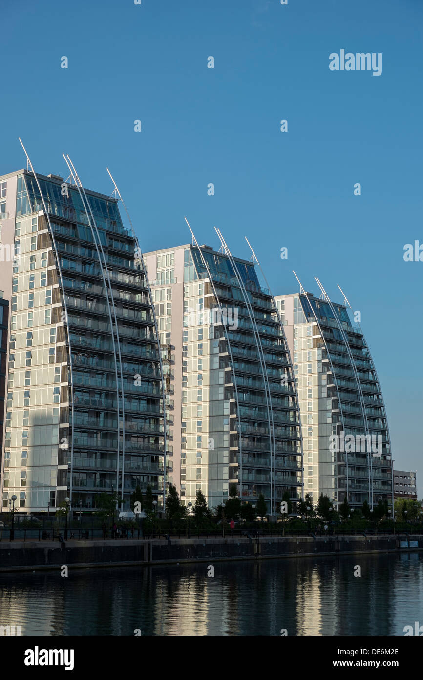Greater manchester tower blocks hi-res stock photography and images - Alamy