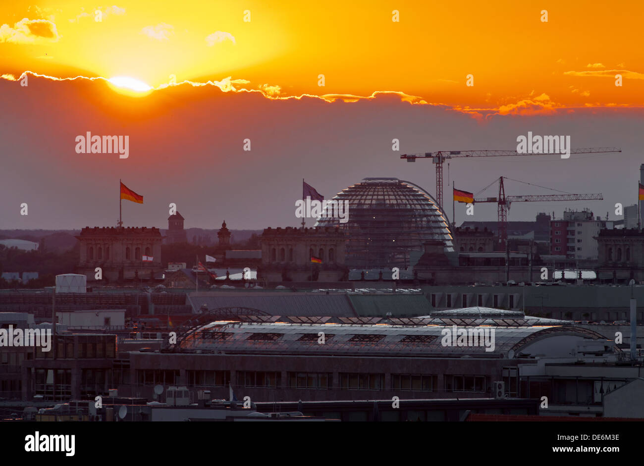 Berlin, Germany, view of the Reichstag in evening sun Stock Photo - Alamy