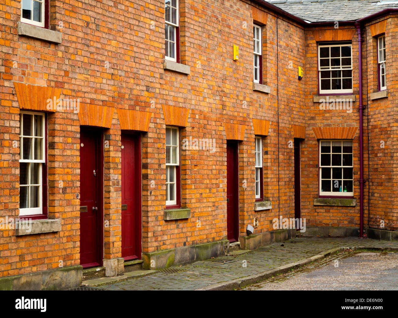 Victorian workers cottages hi-res stock photography and images - Alamy