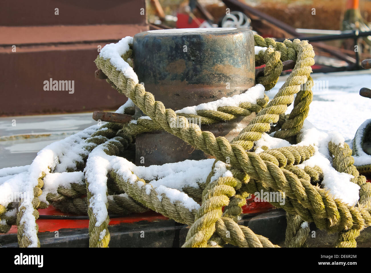 Pier bollards hi-res stock photography and images - Alamy
