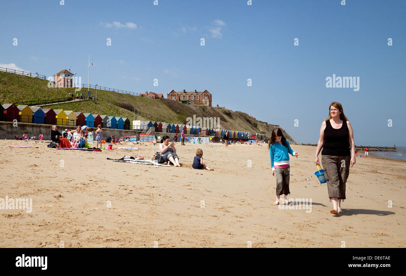 Family beach holiday sunshine hi-res stock photography and images - Alamy