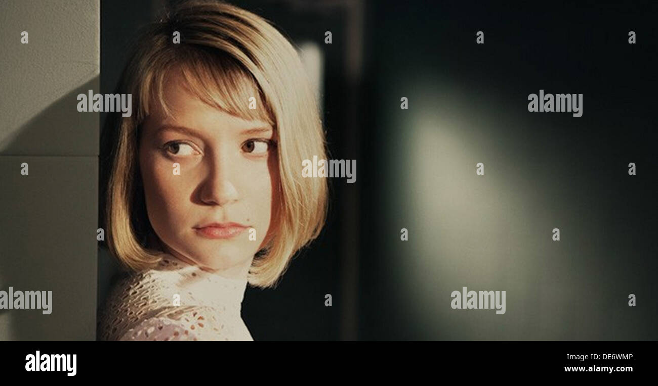 THE DOUBLE 2013 Studio Canal Alcove Entertainment BFI film with Mia ...